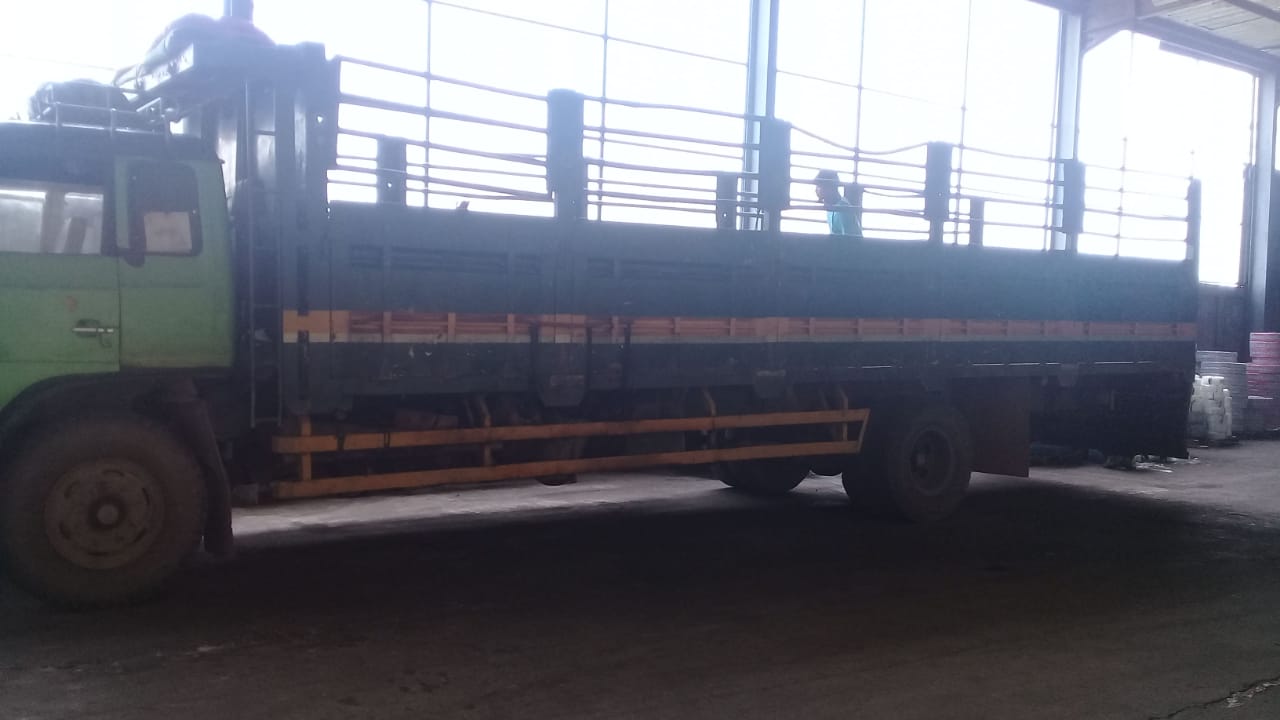 Pengiriman Dengan Fuso Long 9 Mter - Japung Logistic