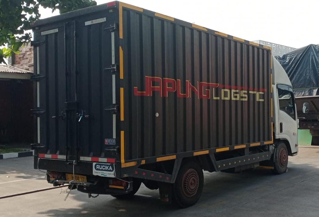 Jasa Pengiriman Barang Menggunakan Armada CDD Box - Japung Logistic